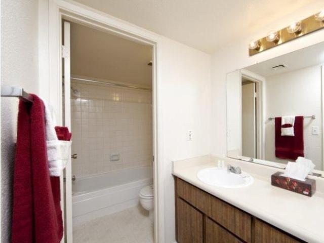 2 Br, 1 bath, Apartment 12844 N Paradise Pkwy W