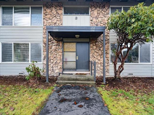 2 Br, 1 bath, Apartment 1200 West Huntley Street