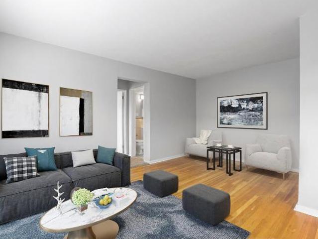 2 Br, 1 bath, Apartment 1200 Colorado Blvd