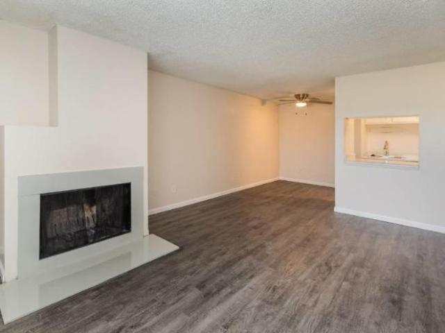 2 Br, 1 bath, Apartment 1205 S Chelton Road