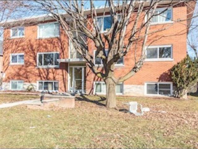 2 Br, 1 bath, Apartment 120 Clive Road