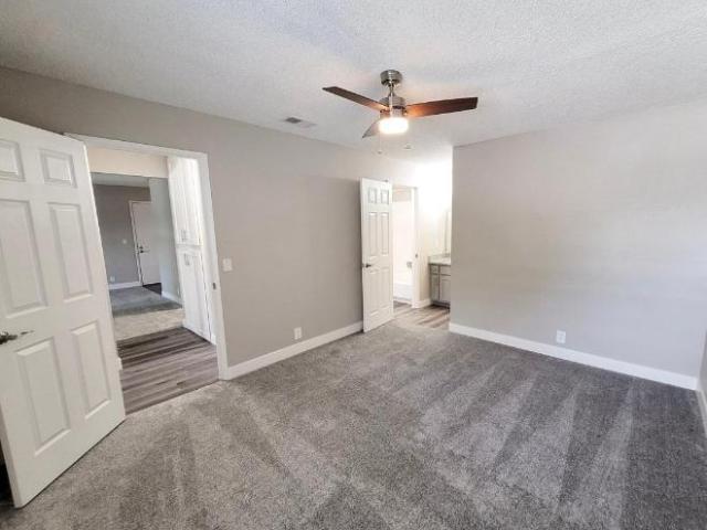 2 Br, 1 bath, Apartment 1340 W H St