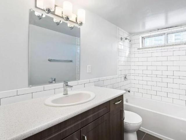 2 Br, 1 bath, Apartment 1340 Danforth Road
