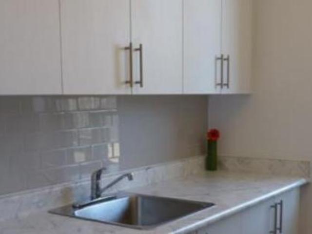 2 Br, 1 bath, Apartment 134 Berry Rd