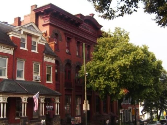 2 Br, 1 bath, Apartment 134 West High Street