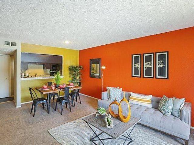 2 Br, 1 bath, Apartment 1350 N Main Street
