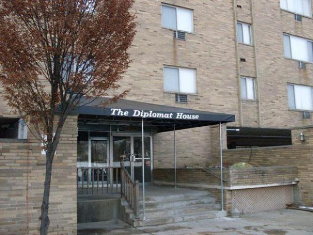 2 Br, 1 bath, Apartment 1350 North Howard Street