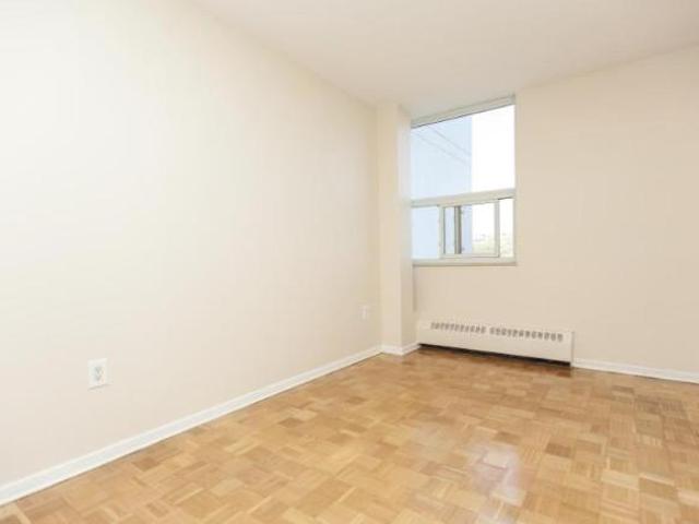 2 Br, 1 bath, Apartment 1363 Lakeshore Road