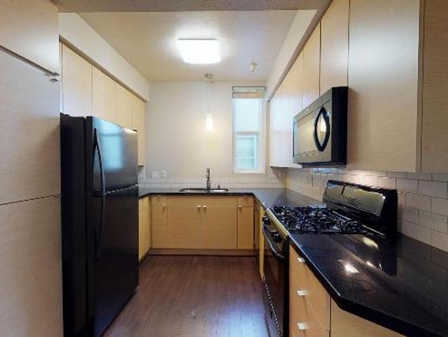 2 Br, 1 bath, Apartment 13603 Marina Pointe Drive