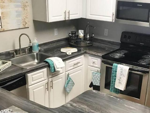 2 Br, 1 bath, Apartment 1399 Phillips Road
