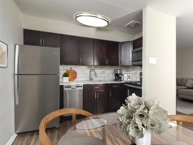 2 Br, 1 bath, Apartment 131 Church Rd