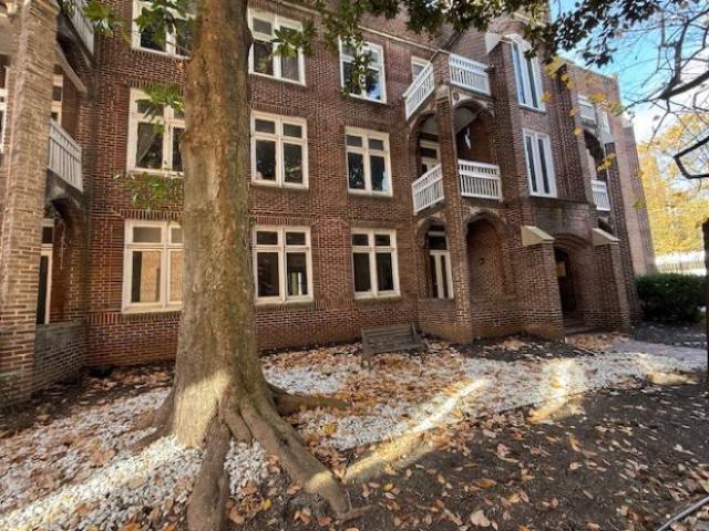 2 Br, 1 bath, Apartment 131 Ralph Mcgill Blvd