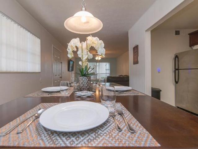 2 Br, 1 bath, Apartment 1324 Nw 16th Avenue