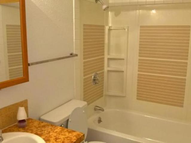 2 Br, 1 bath, Apartment 1331 Merl Place