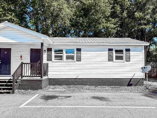 2 Br, 1 bath, Apartment 1446 Francis Marion Rd