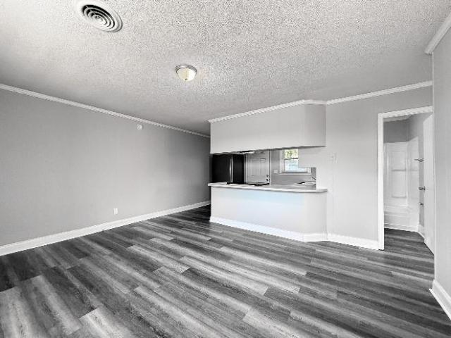 2 Br, 1 bath, Apartment 1446 Francis Marion Road