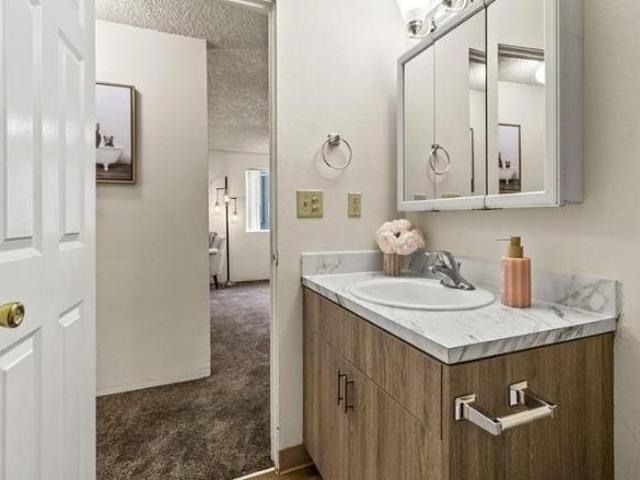 2 Br, 1 bath, Apartment 1455 Bailey Hill Rd