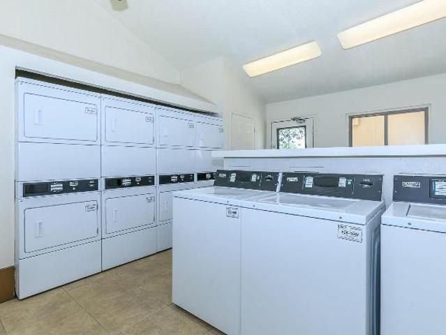 2 Br, 1 bath, Apartment 1469 Zepol Rd