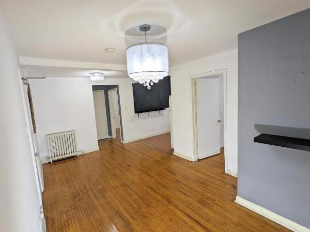 2 Br, 1 bath, Apartment 1476 Eglinton Avenue West