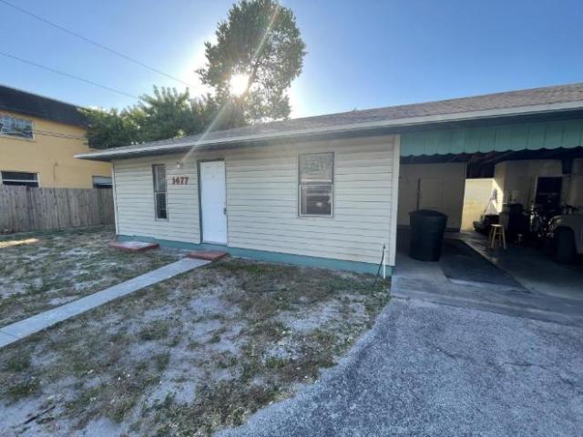 2 Br, 1 bath, Apartment 1481 Pierce St