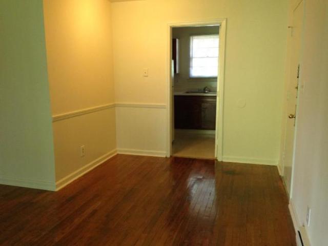 2 Br, 1 bath, Apartment 148 Tyvola Drive