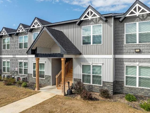 2 Br, 1 bath, Apartment 1403 Avenue A