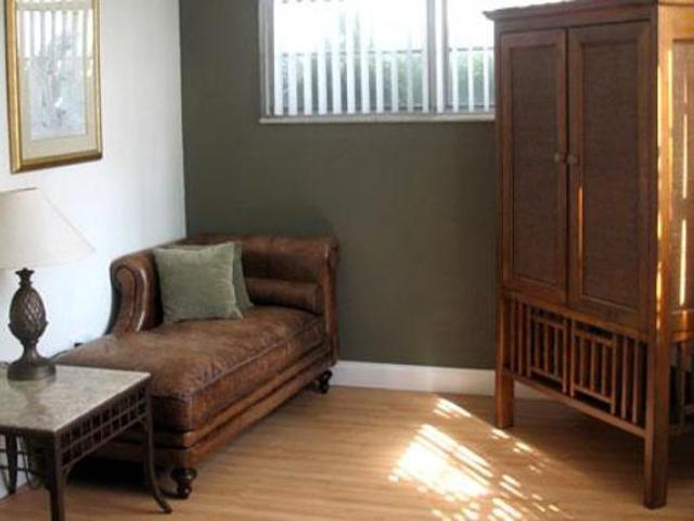 2 Br, 1 bath, Apartment 14000 Biscayne Boulevard