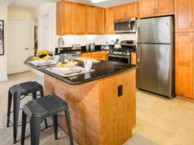2 Br, 1 bath, Apartment 1400 Worcester Road
