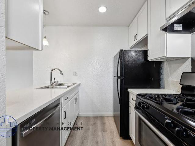 2 Br, 1 bath, Apartment 1401 1409 Superior Ave