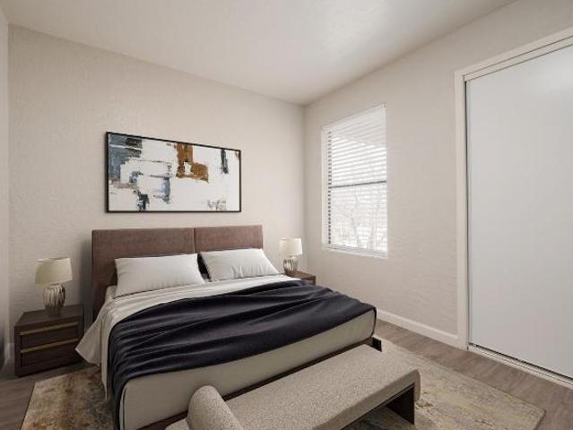 2 Br, 1 bath, Apartment 14124 Copper Avenue NE
