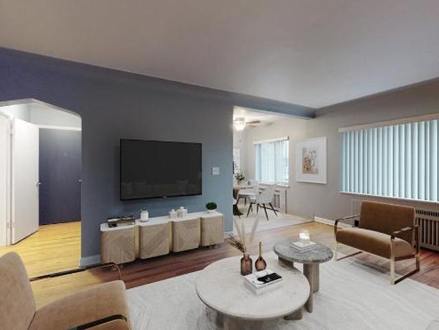 2 Br, 1 bath, Apartment 1422 North Leyden Street