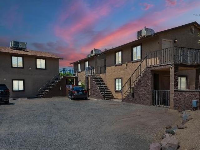 2 Br, 1 bath, Apartment 1551 East Christy Drive