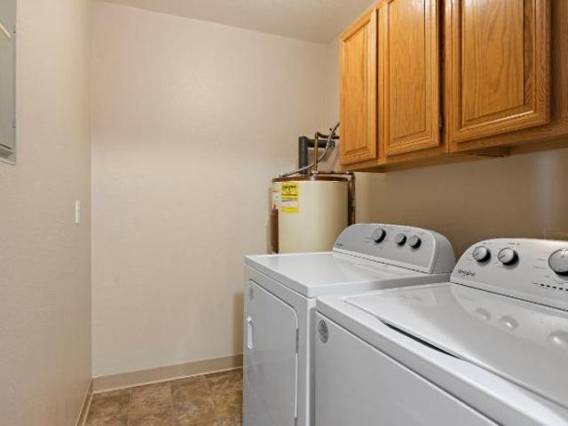 2 Br, 1 bath, Apartment 1551 Nottingham Pl