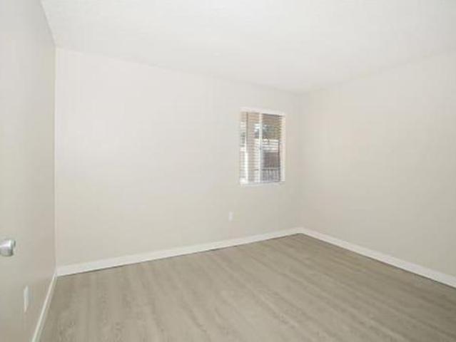 2 Br, 1 bath, Apartment 15620 N 25th Ave