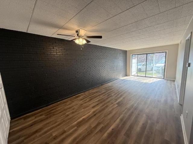 2 Br, 1 bath, Apartment 157 173 Churchill Road