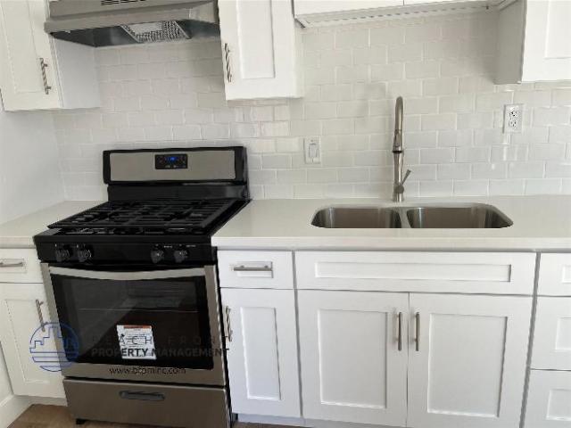 2 Br, 1 bath, Apartment 15904 S Vermont Avenue