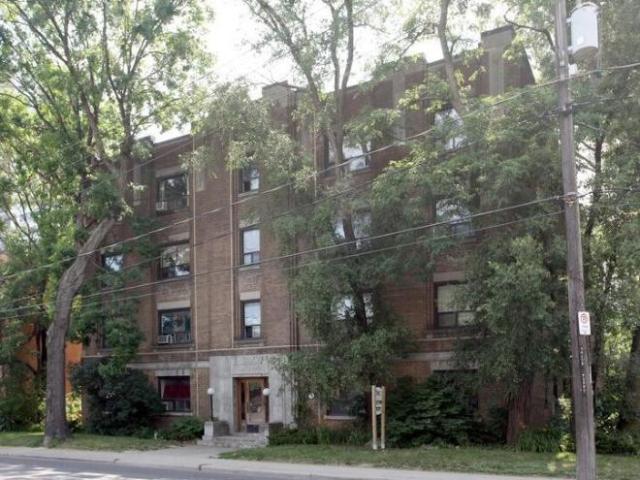 2 Br, 1 bath, Apartment 1592 Bathurst Street