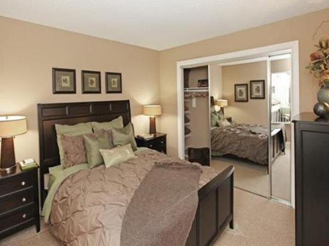 2 Br, 1 bath, Apartment 1500 Shadowridge Dr