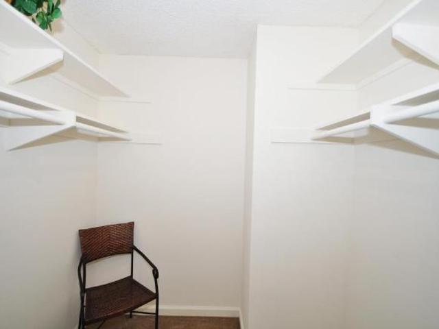2 Br, 1 bath, Apartment 15095 Via Hondonada