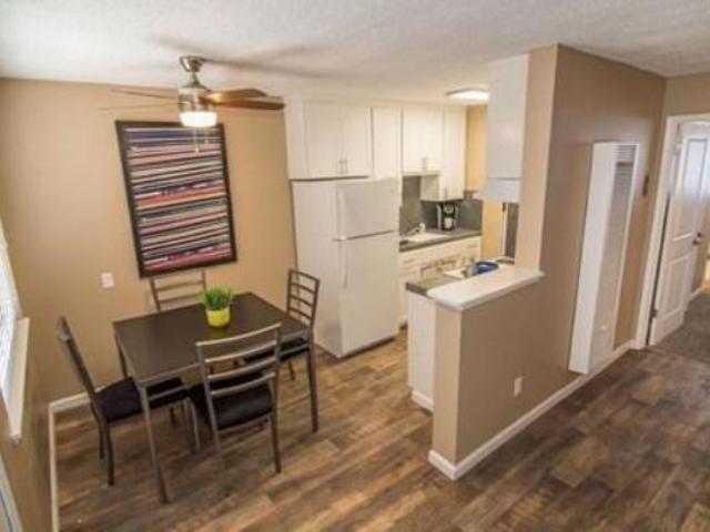 2 Br, 1 bath, Apartment 150 Lincoln Ave