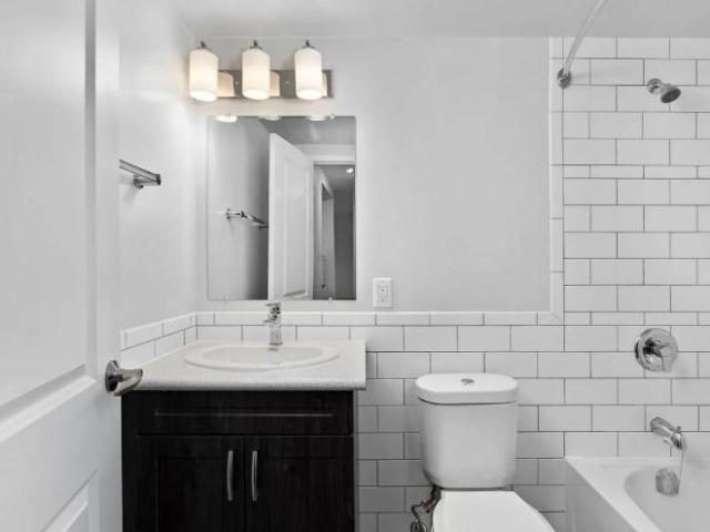 2 Br, 1 bath, Apartment 151 Hughson St S