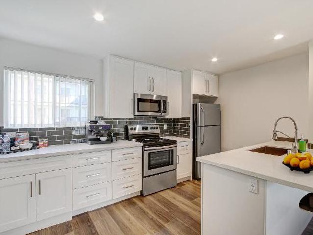 2 Br, 1 bath, Apartment 15225 Victory Boulevard