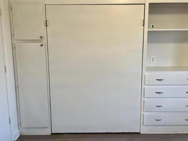 2 Br, 1 bath, Apartment 1528 S Mebane St