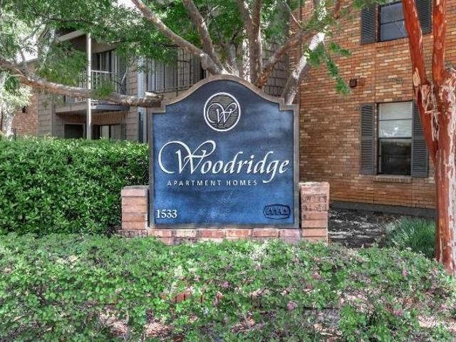 2 Br, 1 bath, Apartment 1533 Raymond Rd
