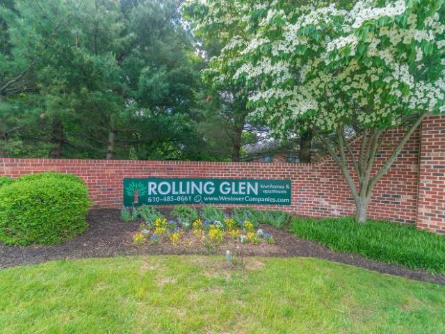 2 Br, 1 bath, Apartment 1531 Rolling Glen Drive