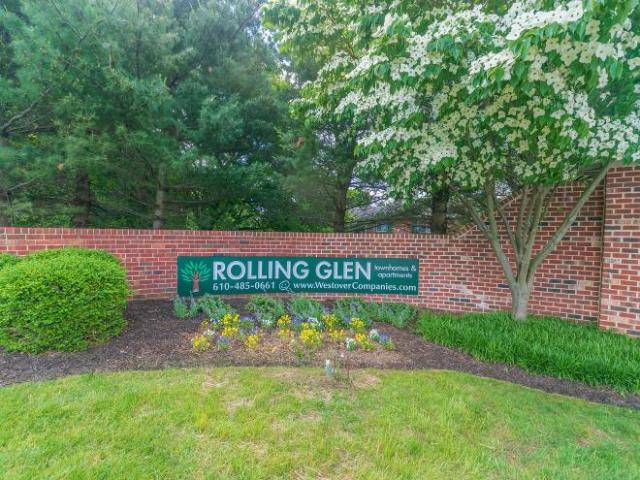 2 Br, 1 bath, Apartment 1531 Rolling Glen Drive