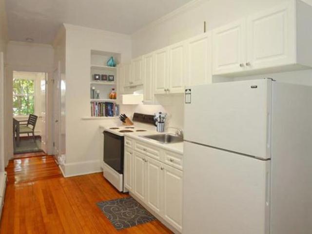 2 Br, 1 bath, Apartment 1539 Beacon St