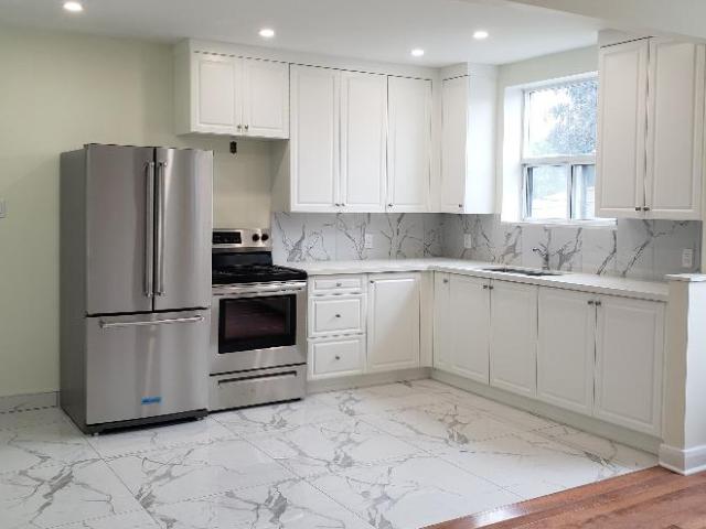 2 Br, 1 bath, Apartment 164 Felan Avenue