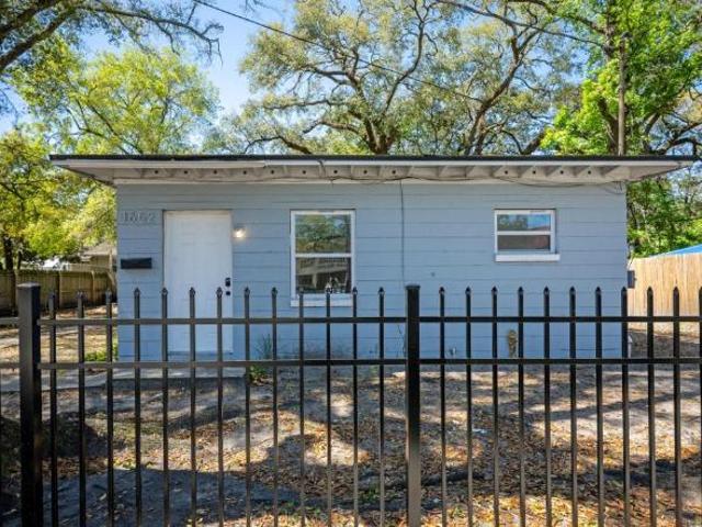 2 Br, 1 bath, Apartment 1652 Myrtle Ave N