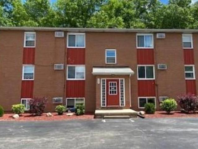 2 Br, 1 bath, Apartment 166 Kendall Ave